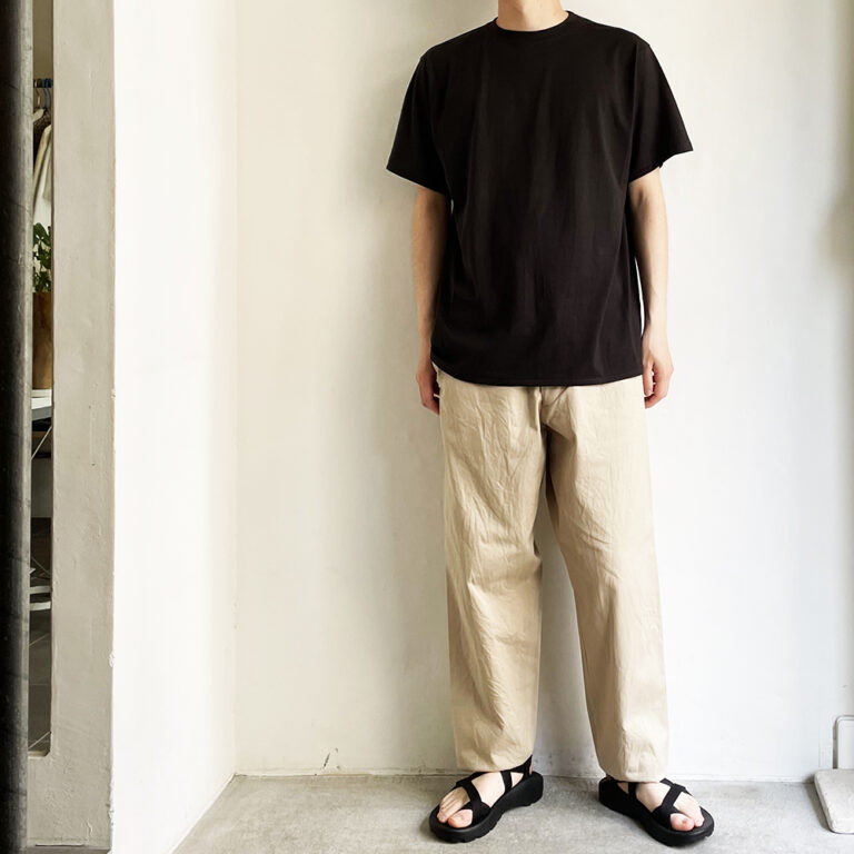 抜き感を出すならYAECAのチノワイドテーパード | R1